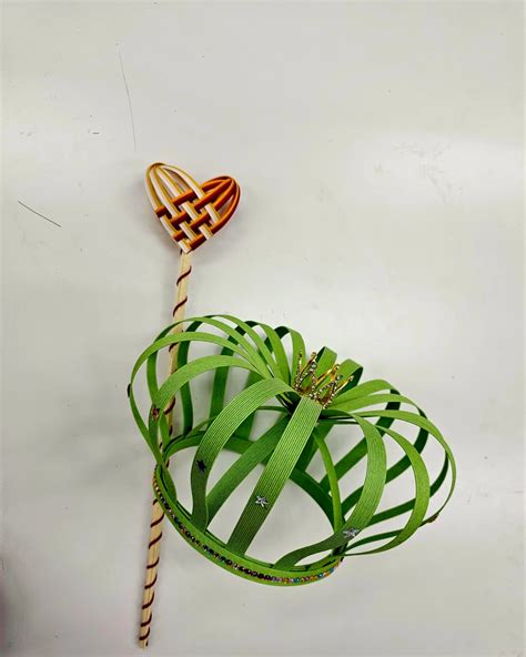 어린이재생종이공예지도사 과정중 하나~ 파티용품 응용~ 무한 변신의 소재로 사용되는 재생종이밴드입니다 재생종이밴드 에코 페이퍼밴드 에코 크래프트밴드 버려지는 종이가