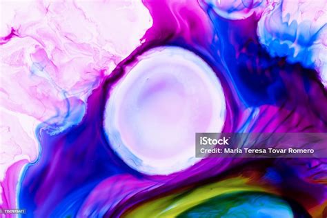 수채화 및 아크릴 추상입니다 화려한 배경입니다 믹스 밝아진 및 색상의 그림 파란색 빨간색 녹색 노란색 갈색 흰색 배경 0명에 대한 스톡 사진 및 기타 이미지 Istock