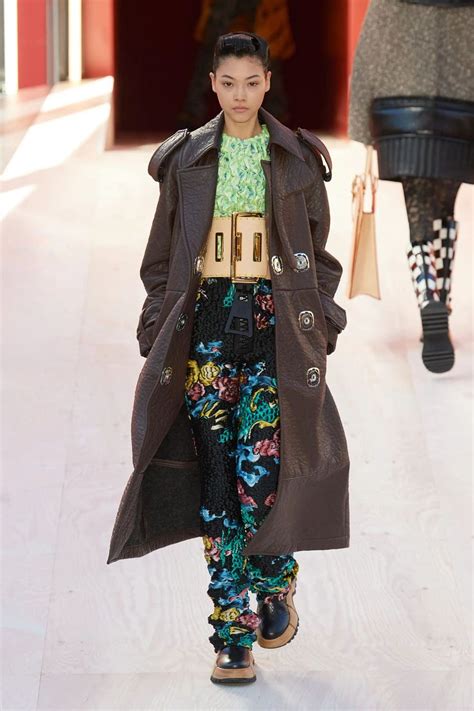 Louis Vuitton Spring Summer 2023 Women Runway Magazine ® Official