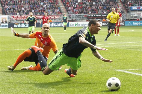 Het Verhaal Van Nikolay Mihaylov De Playboy Van Fc Twente Die Uit