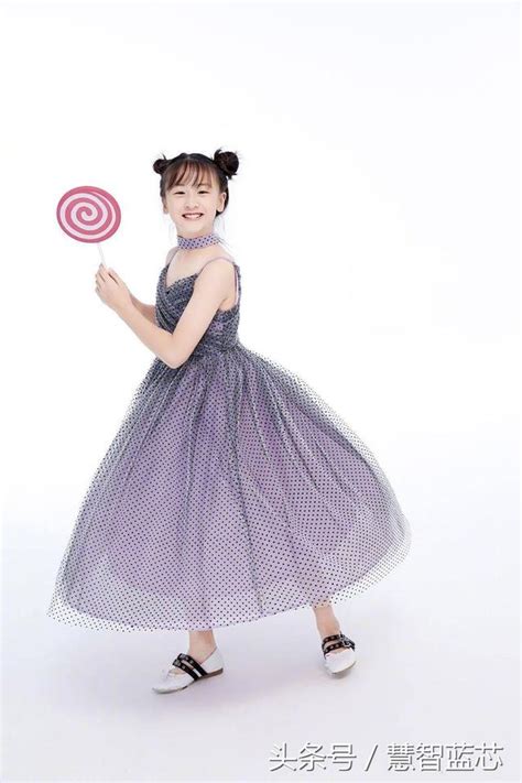 葉一茜六一曬森碟美照，大長腿美少女仙氣飄飄，田亮一句話蹭熱度 每日頭條