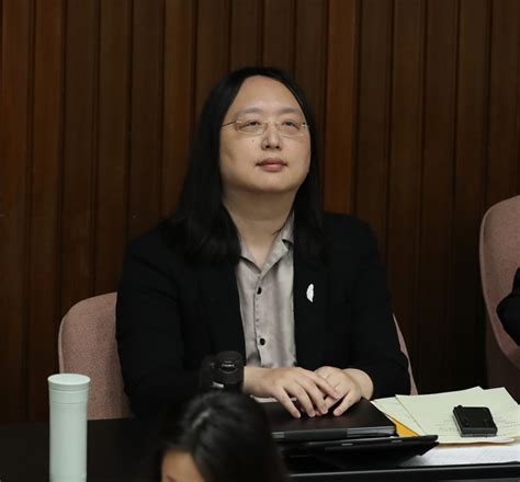遭新系逼宮官位不保？唐鳳表態了：去留由長官決定 新聞 中時