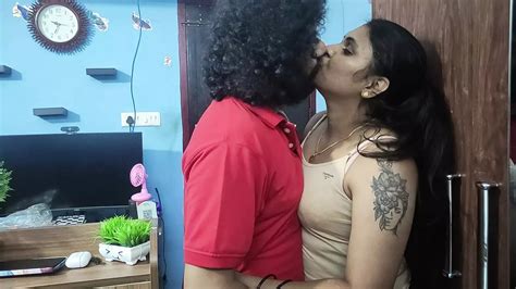 Vaihnavy And Sharun Raj Lip Lock Hot Indian Couple Lip Lock Romance Mallu Couple Hot Lip Lock