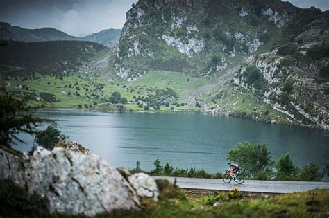 La Vuelta Femenina Recoge La Gran Historia De Lagos Covadonga