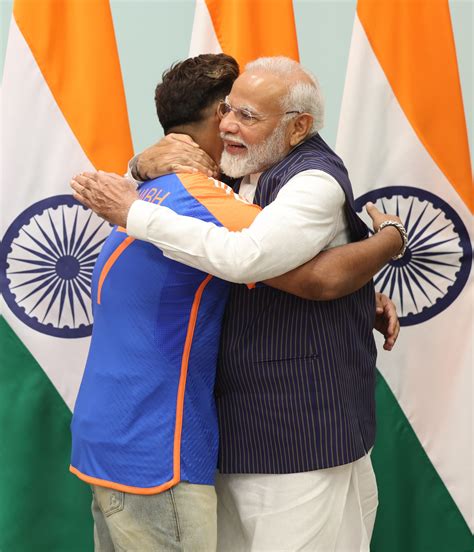 Modi Hug Memes Modi Trump White House Meet Hugs Handshakes And More