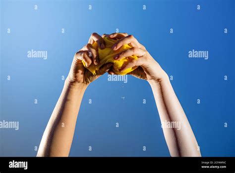 Wet Rag Hi Res Stock Photography And Images Alamy