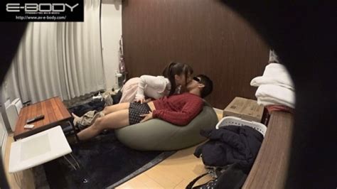 ミニマムhカップjdが初めての中出しで大量11発どっぷり受精！ 天然hカップ新人社員にハメ撮り決行！ むっちむちボディの美少女jd専属デビュー