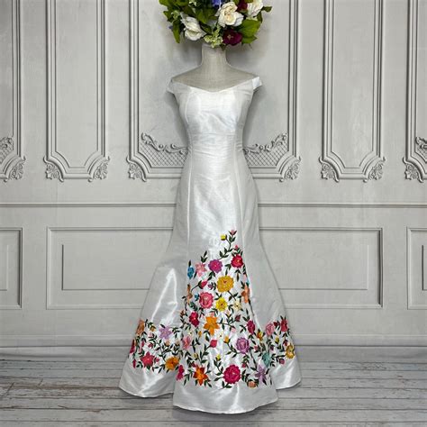 Traditional Embroidered Traditional Mexican Wedding Dress 60 Photos