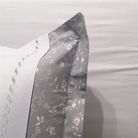 Комплект 2 х Калъфки за възглавници 70 см х 70 см Casa Bucuriei модел Ева светло сиво 100