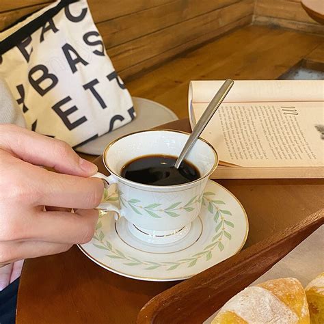 Badu Bg Европейски керамичен комплект чаши за чай Ръчен златен удар Декоративни офис настолни