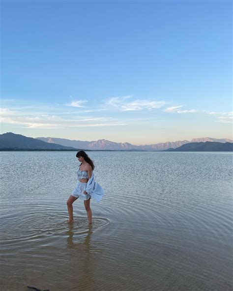 Charlbi Dean Kriek 6