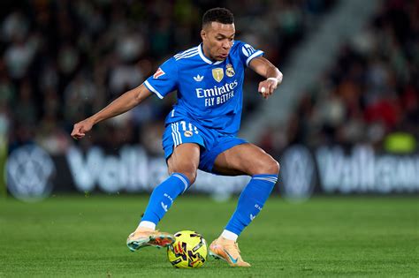 Mbappé A Bl Ben Kevesebb Mint Hét Perc Három Gól Playerhu