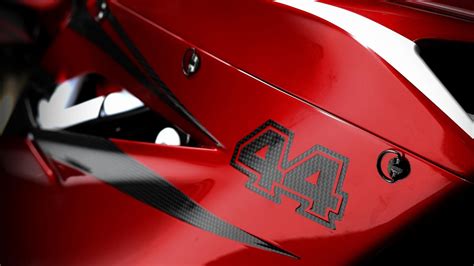 超限量f1 冠軍聯名版。mv Agusta F4 Lh44 登場 Supermoto8