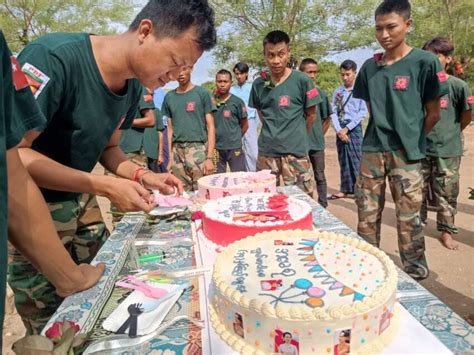 ယင်းမာပင်ခရိုင် အမှတ် ၃၉ တပ်ရင်းမှ ရဲဘော်များက ဒေါ်အောင်ဆန်းစုကြည်၏ ၇၉ နှစ်ပြည့် မွေးနေ့ အခမ