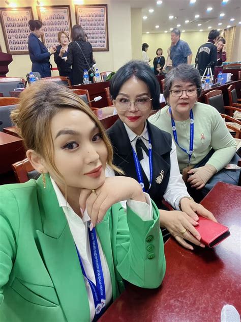 Ц Монгол улсын төлөөлөл болсон мундаг эмэгтэйчүүд шүү миний хайрлаж хүндэлж явдаг хүмүүс минь