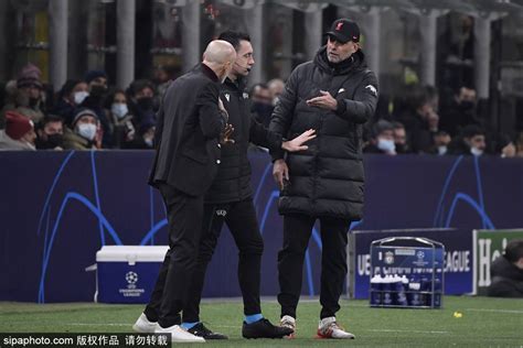 高清图：萨拉赫与队友击掌 克洛普皮奥利场边争执 搜狐大视野 搜狐新闻