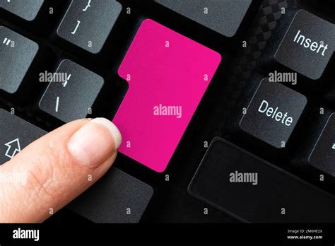 editing website program codes learning new programming languagem spreading cyber business
