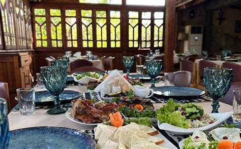 20 სტუმარზე კერძები და ცოცხალი მუსიკა