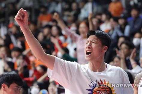 프로농구 인삼공사 캐롯에 복수전…챔프전까지 1승