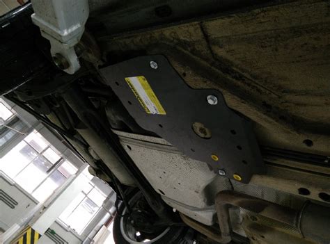 Защита топливных трубок. — Opel Astra J, 1,6 л, 2014 года | аксессуары ...