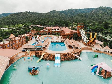 เดอะ รีสอร์ท วอเทอร์ พาร์ค สวนน้ำแห่งแรก แห่งเดียวในสวนผึ้งโอบล้อมด้วย ภูเขาบนพื้นที่ที่รายล้อม