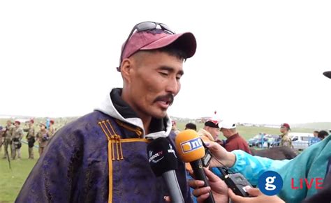 Уяач Э Улаанхүү Төрийнхөө наадамд ганц үрээ уяад түрүүлүүллээ