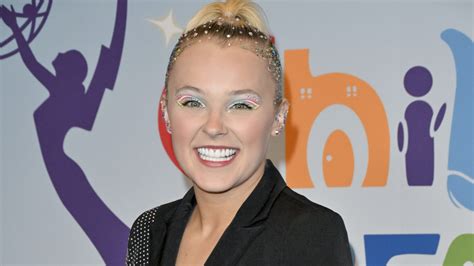 Jojo Siwa Shows Off Abs After 1 Year Of Focusing On Her Health Us Weekly