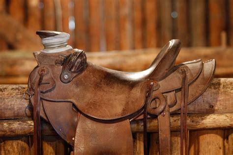 15 Inch Dave Hoover Wade Saddle