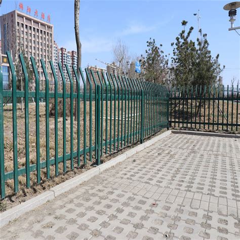 城市绿化带护栏小区建设隔离栏道路中央草坪栅栏景观美化锌钢栏杆 阿里巴巴