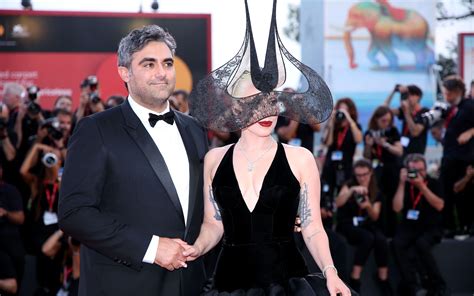 Lady Gaga Entrega Detalhes De Como Foi Pedida Em Casamento Por Michael Polansky Cnn Brasil