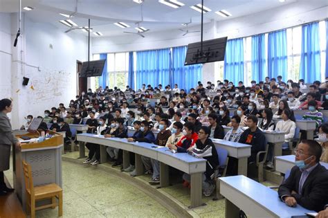坚定理想信念，筑牢理学根基——理学院2022级新生开展理想信念教育专题讲座 西南石油大学理学院