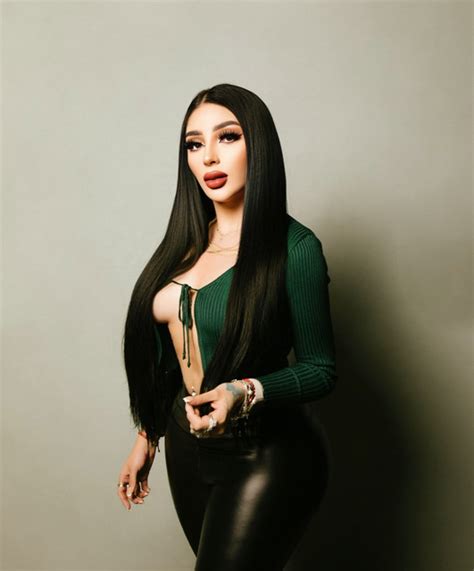 Bellakath Reggaetón Champagne Lyrics