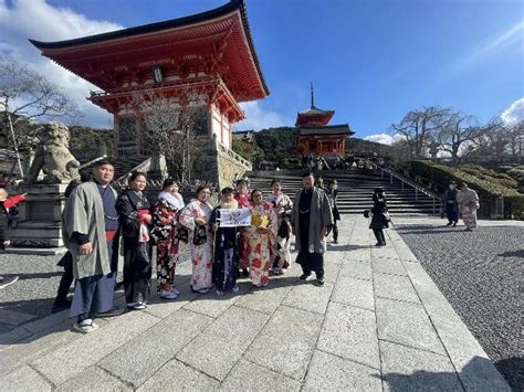 Зургийн цомог Нью Жуулчин Турс