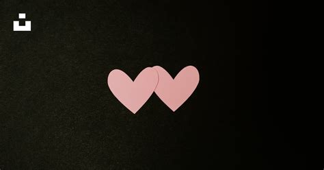 흑백 하트 프린트 섬유 사진 Unsplash의 무료 심장 이미지