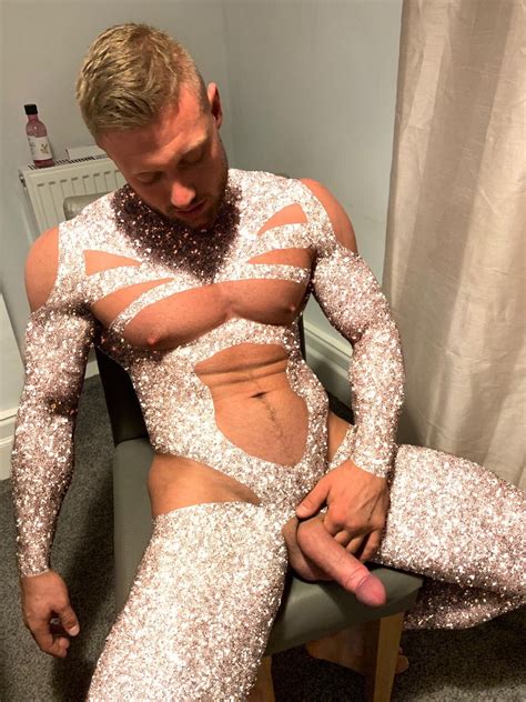 Foxxy Tommy Photo 8