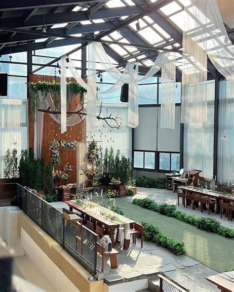 꽃모닝~🌸 어제는 그리너리카페에서 인기많은 오렌지옐로우톤의 돌상플라워데코를 했어요~🧡💛 돌잔치 플라워데코는 채희수플라워와 함께해요~🥰 채희수플라워돌상