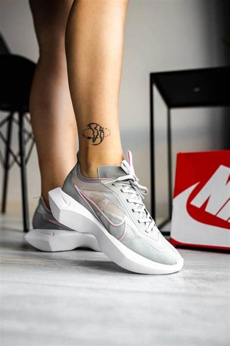 Жіночі кросівки Nike Vista — ціна 2240 грн у каталозі Кросівки Купити жіночі речі за доступною