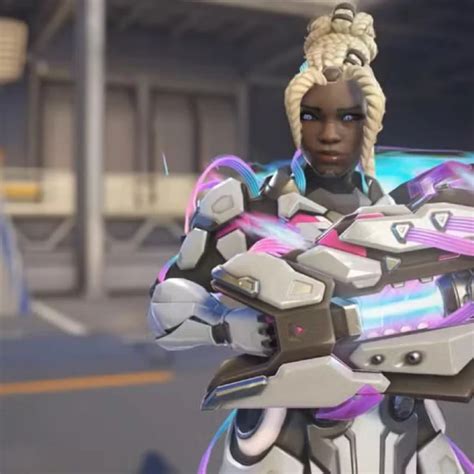 Overwatch 2 Season 18 Unveils Ultraviolet Sentinel Mythic Skin For