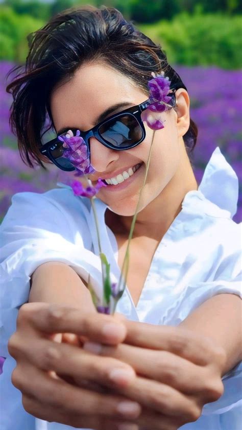 Manju Warrier Beautiful Face Images Cute Couple Poses Telugu Cinema