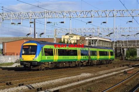 Photo Class 170 170507 At Stafford On 27 04 02 £1 60 Picclick Uk