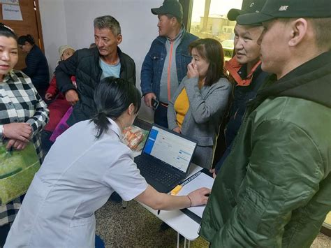 ЭРҮҮЛ СҮХБААТАРЧУУД ТӨСӨЛ ийн хүрээнд Мөнххаан суманд эрүүл мэндийн даатгалгүй иргэдийг