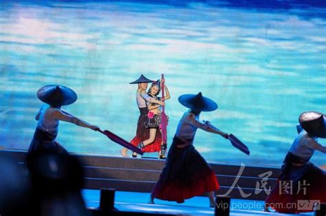 贵州台江苗族姊妹节开幕 人民图片网