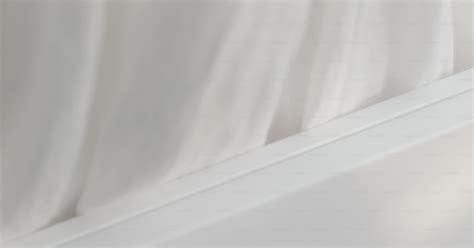 흰색 시트와 흰색 헤드보드가 있는 침대 사진 Unsplash의 결혼식 배경 이미지