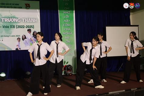 Deluxe Troupe Deluxe Troupe Added A New Photo