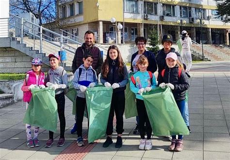 Жители на Вълчи дол почистиха града снимки Будна Варна