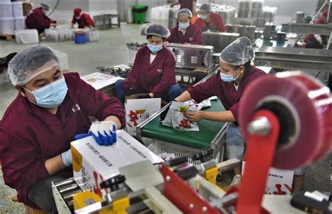 小龙虾调味品产品效益节节攀升 潜江 新闻中心 长江网 cjn cn