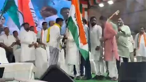 पश्चिम बंगाल में बीजेपी को बड़ा झटका झाड़ग्राम से बीजेपी सांसद कुंअर हेम्ब्रम टीएमसी में शामिल