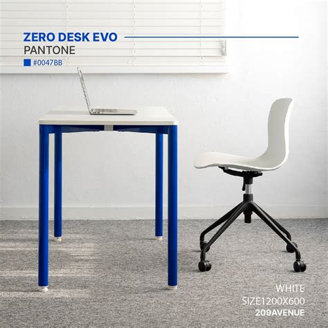 209애비뉴 인테리어 • 책상 • 가구 제로데스크 에보 컬러 Ver 1200 X 600 Size 🤍 화이트 상판에 블루 프레임을 더하여 산뜻하고 신선한 느낌을