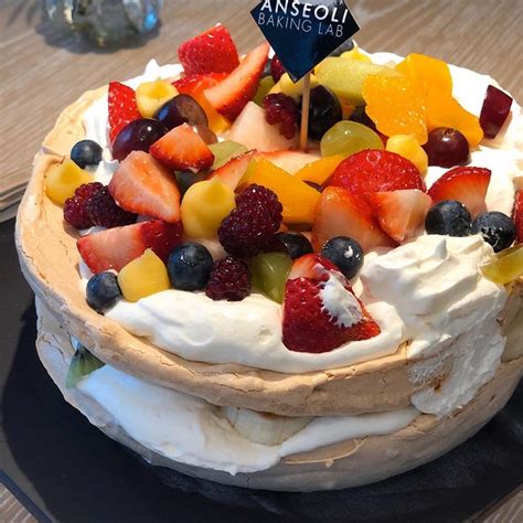 안서리 베이킹랩 Repost Minjieats With Getrepost ・・・ ⠀🍇🍍🍊🍋 Pavlova Cake 🍓🍌🥝🥭🍊 📍청담사거리 안서리베이킹랩 🎂