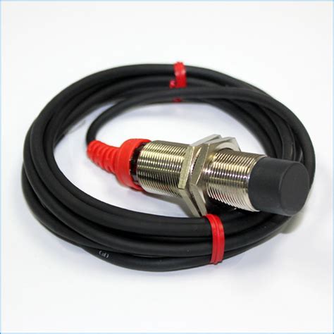 Sensor De Proximidad Fandc F3c 18kn08 P R2m M18 68 Rango De 8 Mm Gex
